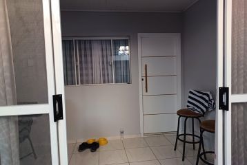 CASA EM CONDOMÍNIO NO IPACARAÍ REF390CA